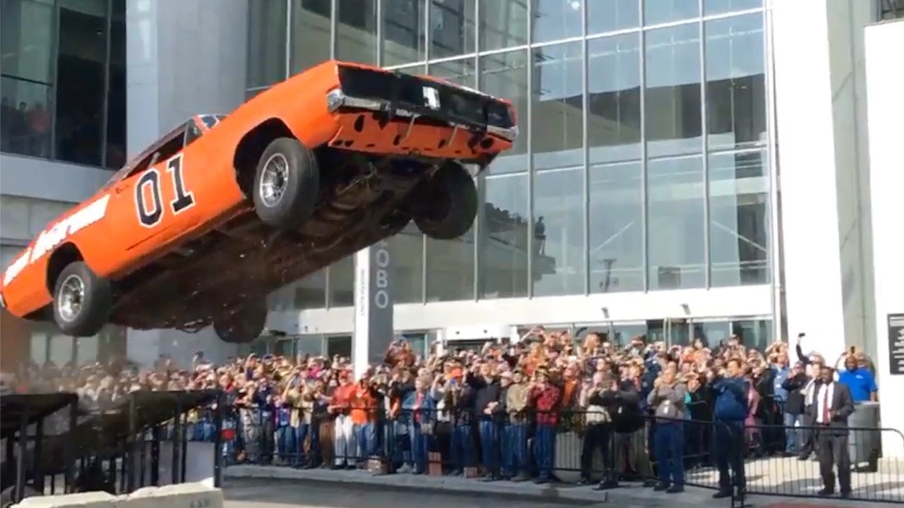 1969 Dodge Charger "General Lee" Clone 25FT Jump at Autorama Detroit ...